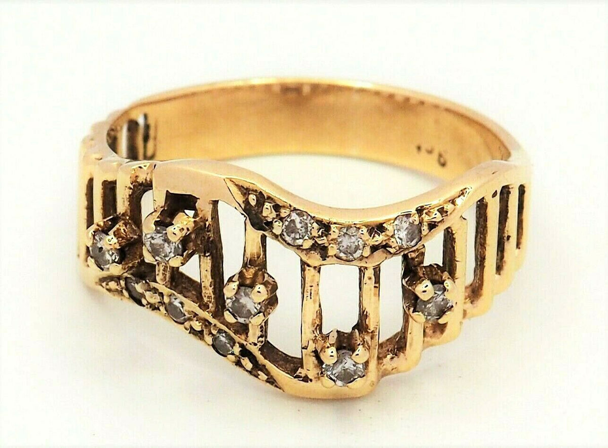 Diamond 9ct Yellow Gold Wave Pattern Ring – The Unique Jewellery Company